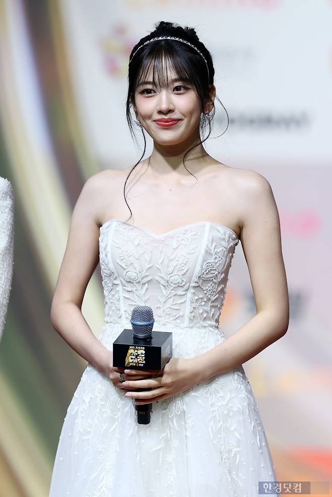 [포토+] 영케이-안유진-재민, '오늘의 MC 입니다~' (2025 SBS 가요대전)