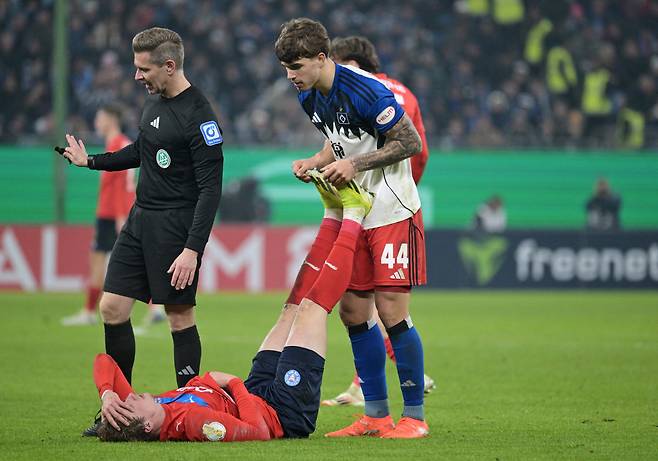 '나는 손흥민처럼 10년 고생하기 싫다' 2007년생 월클 유망주, 토트넘 탈출 직접 시도..."뮌헨에 역제안"