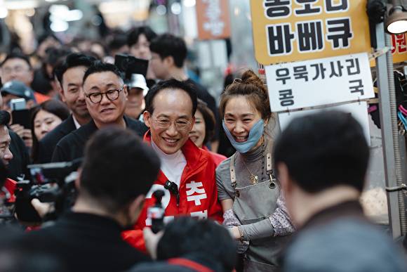 “추경호! 추경호!”…어린이날 서문시장 뒤흔든 ‘경제통 시장’ 열기