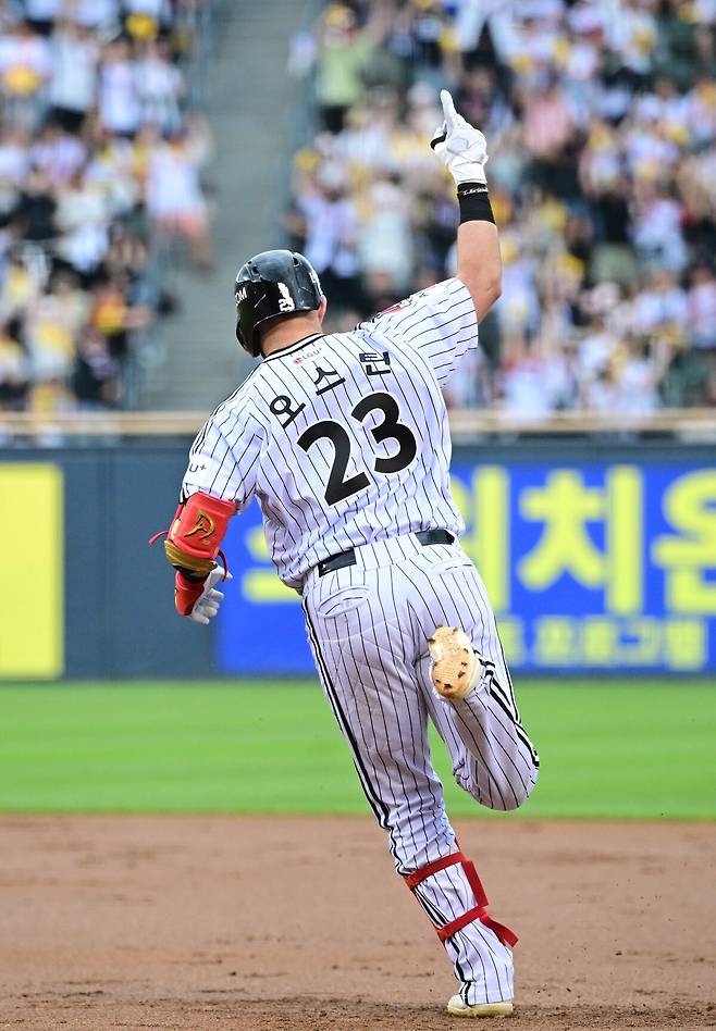 [비더레전드 오늘의 Pick] 시즌 21호 홈런 폭발! 홈런 1위 오스틴, 2G 연속 안타 | 비더레전드