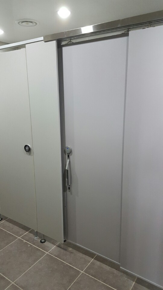 Bf인증 장애인 화장실칸막이 3연동중문 더블 슬라이드 큐비클 3연동 미닫이문 스윙도어gs자이