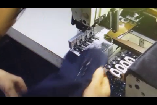 소매 자동 단추달이기 / Sleeve Button Feeder