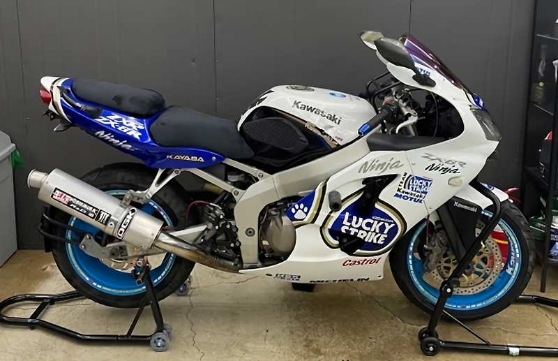 제 첫 미들급 레플리카 바이크 가와사키 ZX-6R J1을 소개합니다 ;)