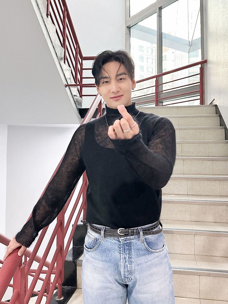 BAEK UP :: 231210 오늘의 백호