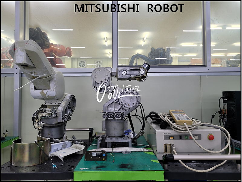 MITSUBISHI ROBOT