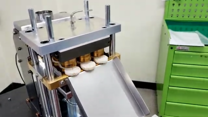 Popped rice cake and popped rice chips can be produced together in the ...