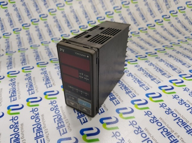 YOKOGAWA UT520 CONTROLLER