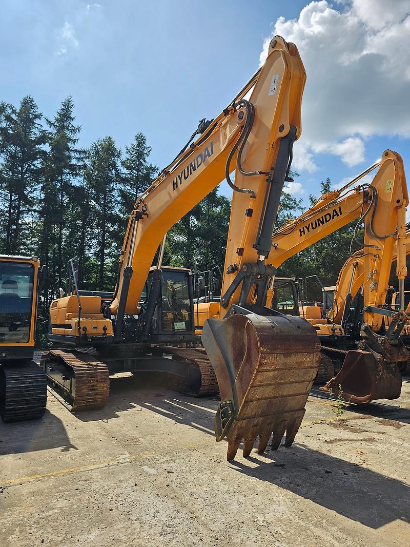 HX260 / 2018년 / 8000만원 / 0001 / 325시간 / 수출만 가능 :: 현대음성중고유통센터