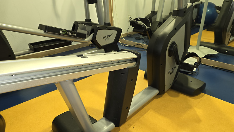 STEX S25R 좌식 바이크 안장조절이 안되고 걸리지 않아서 밀림 고장으로 수리