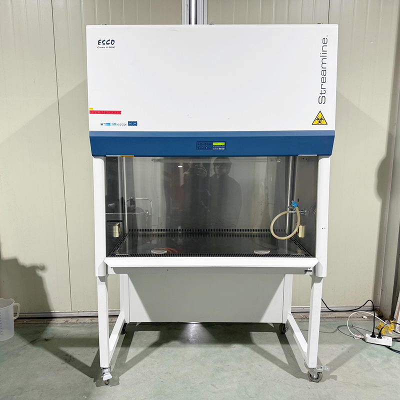 ESCO Streamline Class II Clean Bench w1350 (BC92)