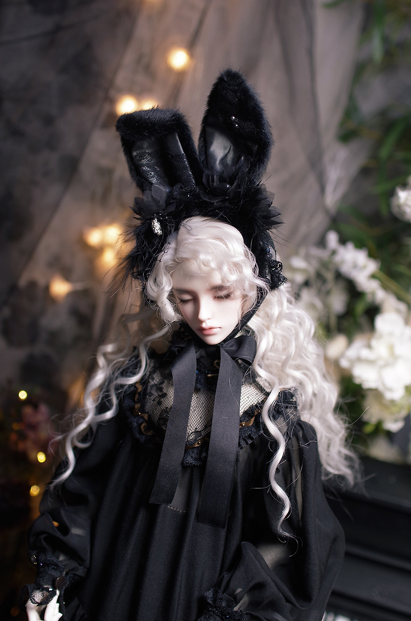 Black rabbit head dress (sold out)