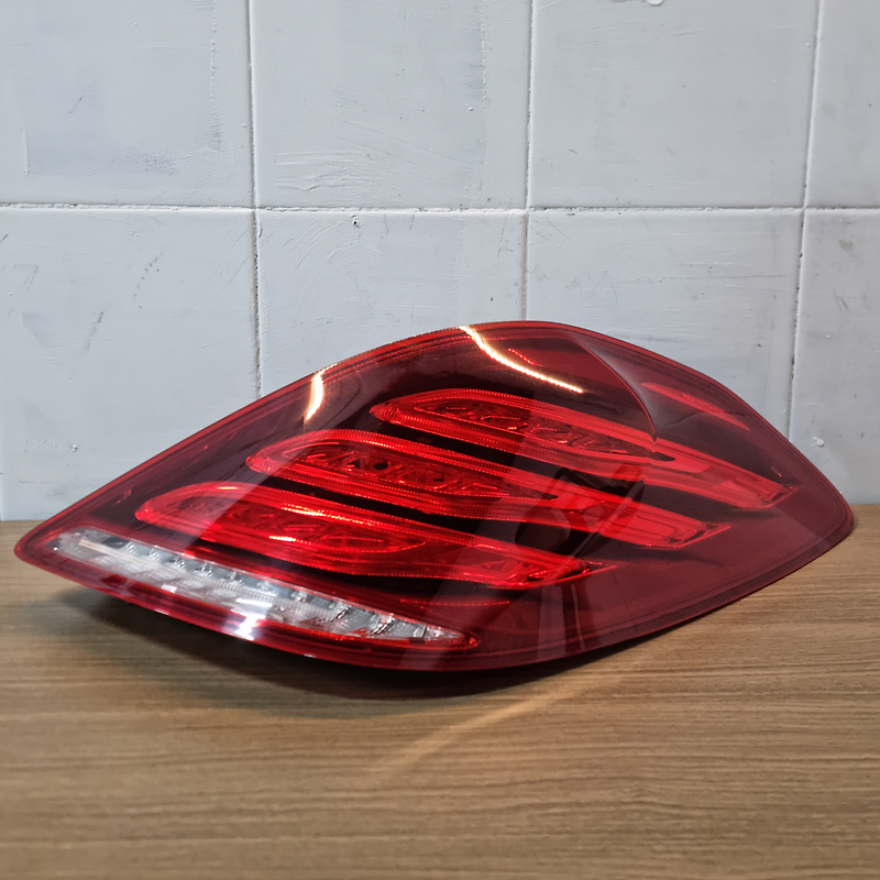 벤츠 S클래스 (W222) 조수석 후미등 테일램프 7핀 2229065501