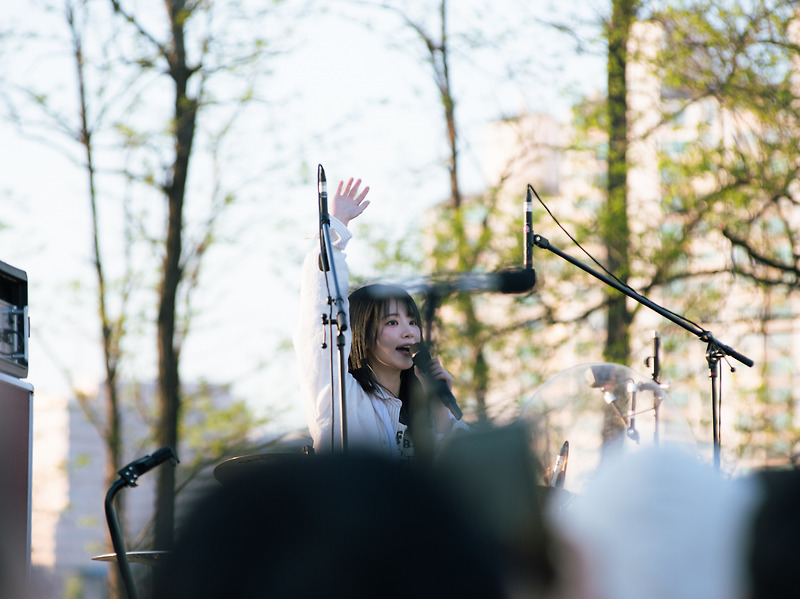 250423 아이돌 밴드 QWER 어디로든 버스킹 노들섬 잔디마당 23장