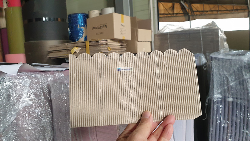 종이컵홀더 캔홀더 제작중 기획에서 포장까지 원스톱시스템을 자랑하는 패키지공장 식스프린팅 컵캐리어 에어컵홀더 과일박스 단상자 용기드림 슬리브띠지 농산물박스 선물박스 제작