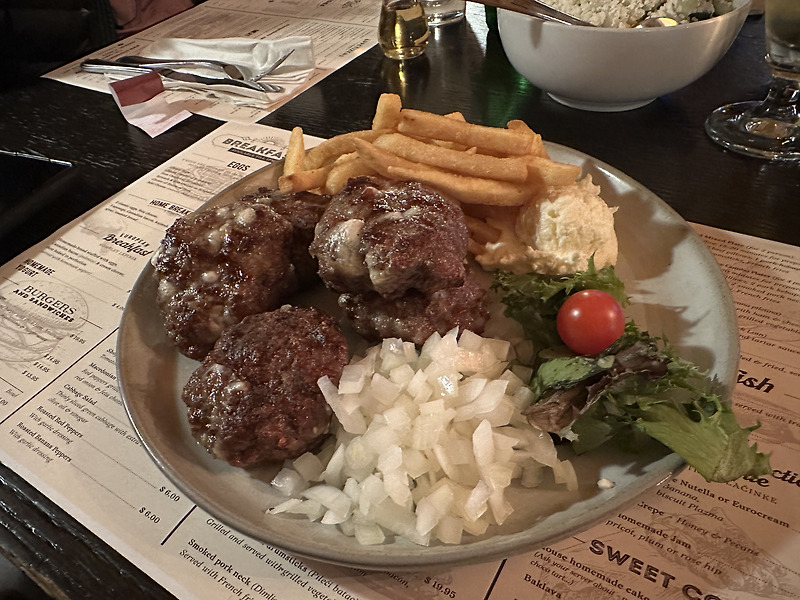 내돈내산 시카고 Steff and grill cafe bar 리뷰 (a.k.a 세르비아 음식) :: 나를 찾는 여행