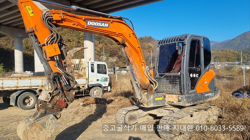 두산 02포크레인 DX55MT-5K 19년 회전링크가 장착이 되어 있어요. 대세를 따르자~