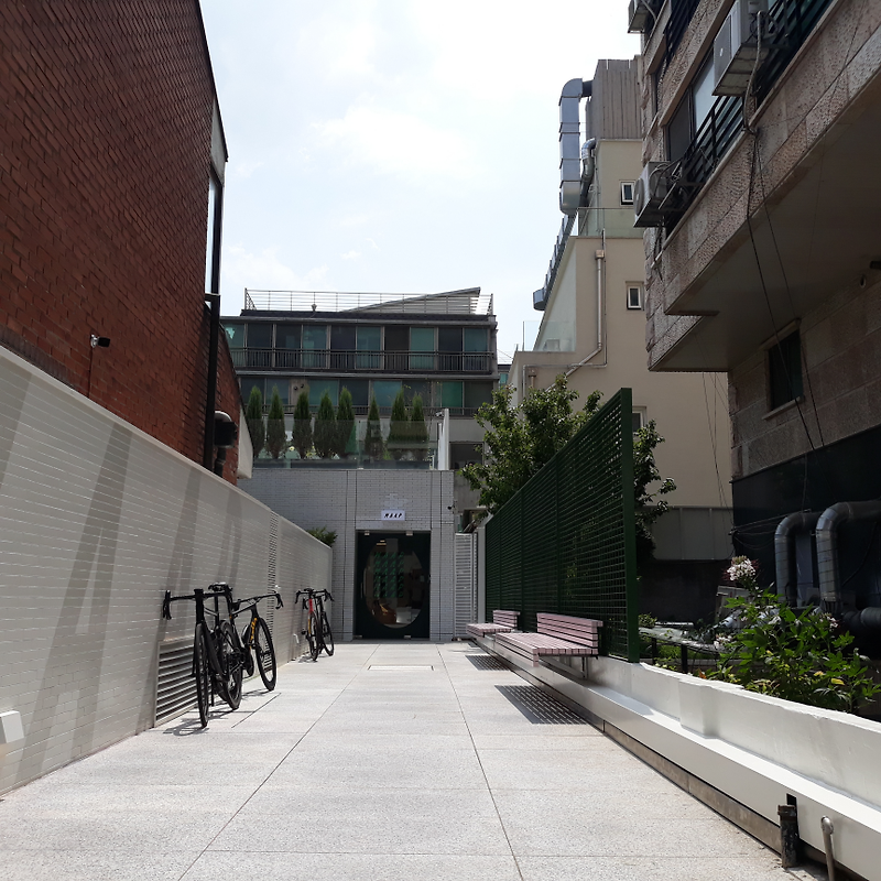 신사역 가볼만한곳: 신사동 가로수길 MAAP LaB Seoul(마프 랩 서울)