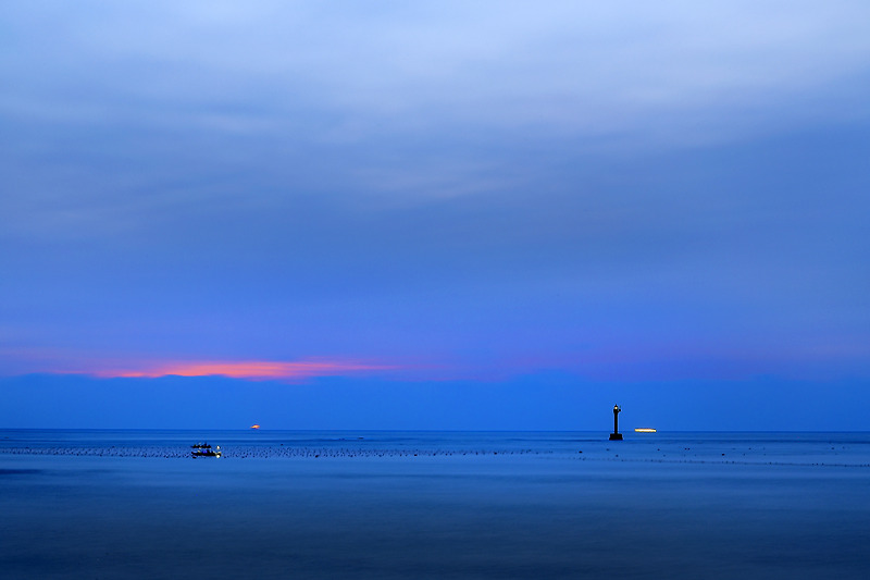 홀로 선 등대의 여명 (청사포. 2025.02.02.일)