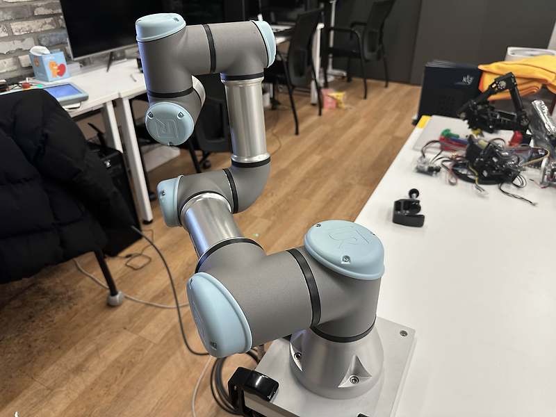 ROS2 humble에서 UR3e 작동 및 MoveIt2 Path Planning