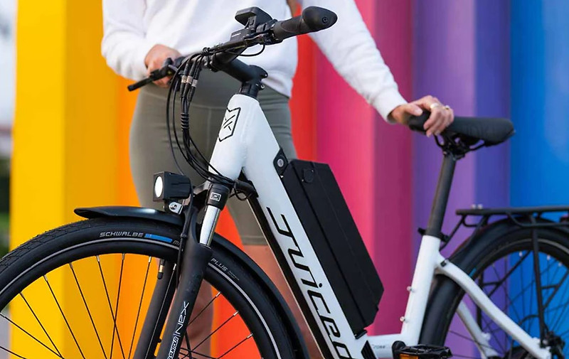 뚱뚱한 타이어 전기 바이크 [Juiced Bikes 소개, 인기 상품, 반응]