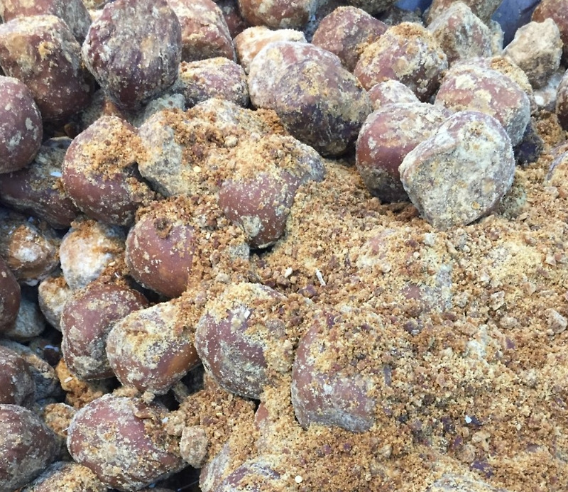 sugar, jaggery 와 자갈