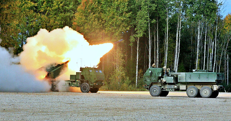 에스토니아 배치 미 육군 HIMARS, NATO 우방과 실사격 훈련