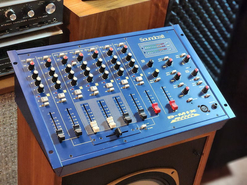 영국 SoundCraft 사운드 크레프트 D-MIX500 DJ전용 믹서입니다 -포노단지원 영국생산모델-(Stock-out)