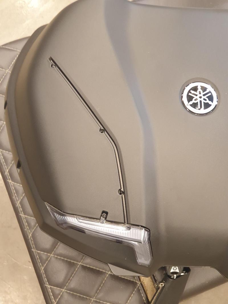 [2022 MT-10 SP] 45L 탑박스를 설치하자 - 1편 스모크 리플렉터