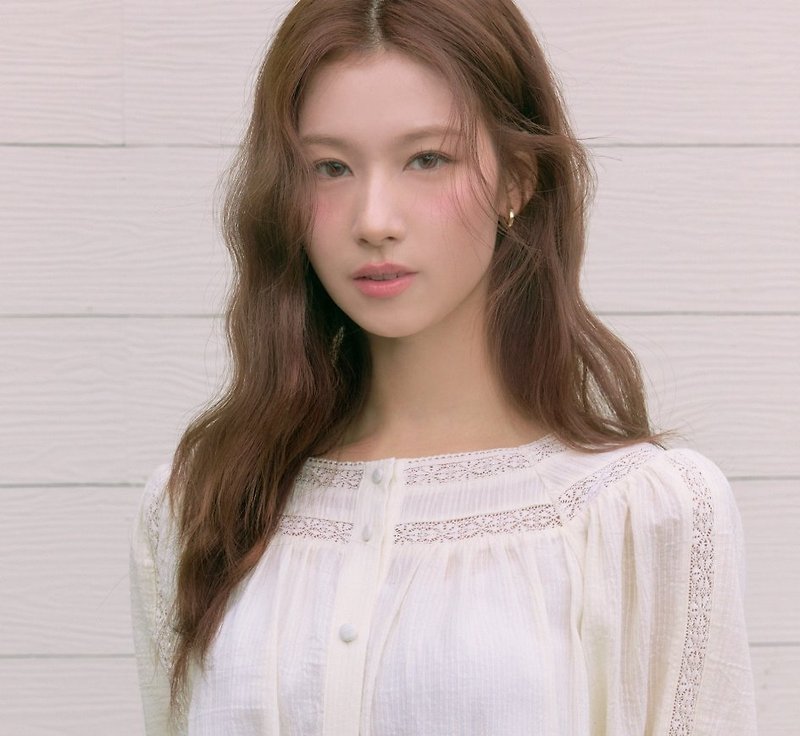 [HD] 트와이스(TWICE) 사나(SANA) 르니나 24SS 컬렉션 고화질 화보