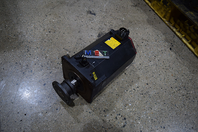 A06B-0247-B400 (CABLE BROKEN) [MOTOR] FANUC AC SERVO MOTOR A06B 0247 ...