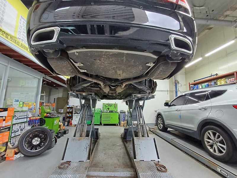 체어맨 자동차 계기판에 Epb 경고등 들어옴 체어맨 주차 브레이크 작동시 소음 발생됨 체어맨 전자 파킹 브레이크 고장 수리체어맨 사이드브레이크가 풀리지 않음제네시스