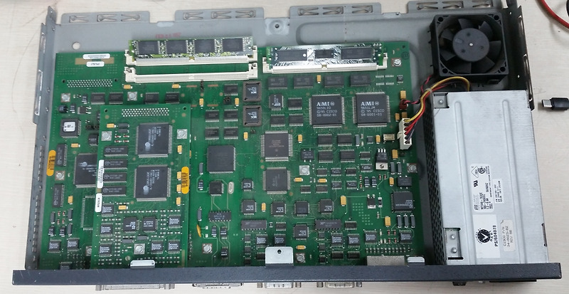 네트워크 장비(Switch) 분해하기 - Cisco Router 2511