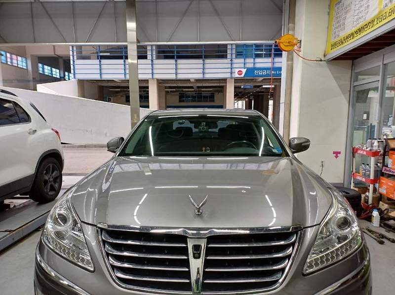 에쿠스 자동차 백밀러가 접히지 않음 에쿠스 백밀러 접히지 않고 드르륵 모터 돌아가는 소리만 들림 사이드미러 기어 깨짐 수리빽밀러 접힘 안됨 백미러 모터 기어 고장