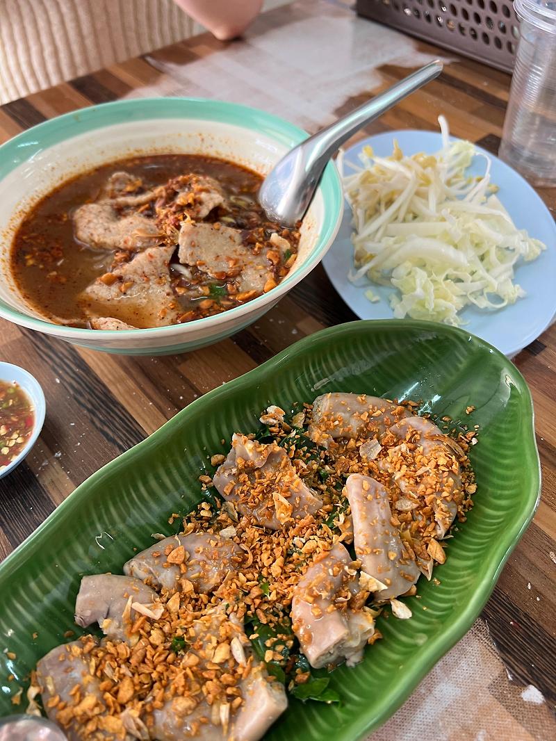 [태국/치앙마이] 올드타운 현지인 맛집 'Phu Khao Fai Udompol Noodle'