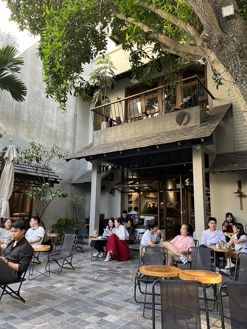 [하노이 호안끼엠] 야외 테라스가 매력적인 MONO coffee Lab