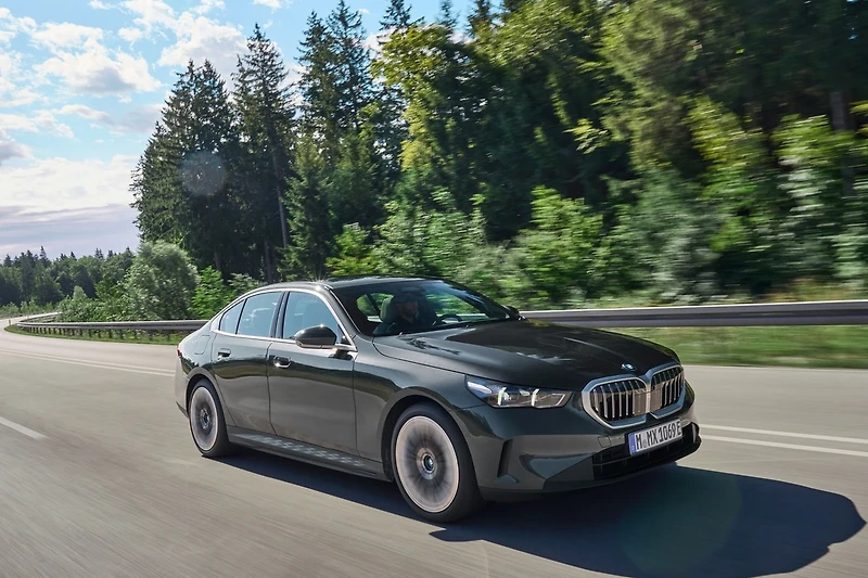 프리미엄 세단 전쟁, 5시리즈, E클래스, G80 뭐 사야 할까? 7,000만 원 대 준대형 세단 추천