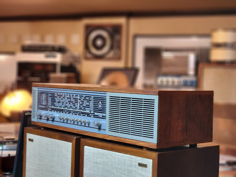 덴마크 B&O Beomaster 700 모노 탁상용 라디오 입니다(Stock-out)