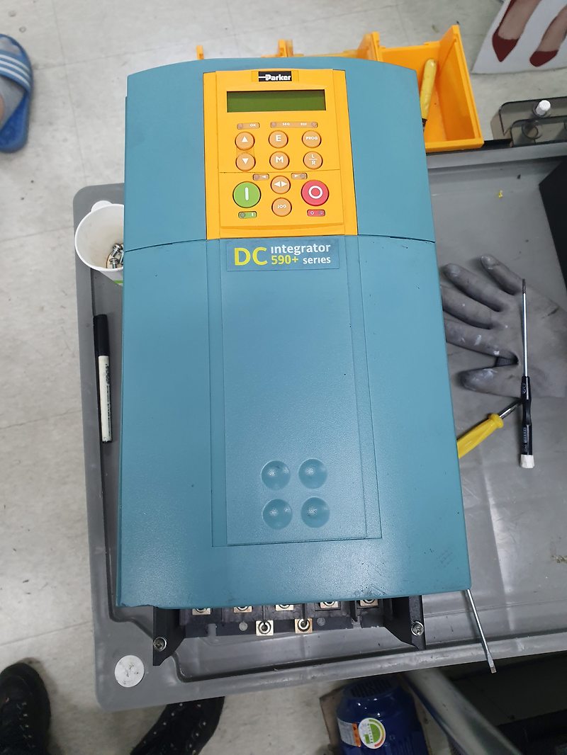 SSD DRIVES DC INTEGRATOR 590+SERIES / 590P/0070/500/0011/UK/ARM/0/0/0