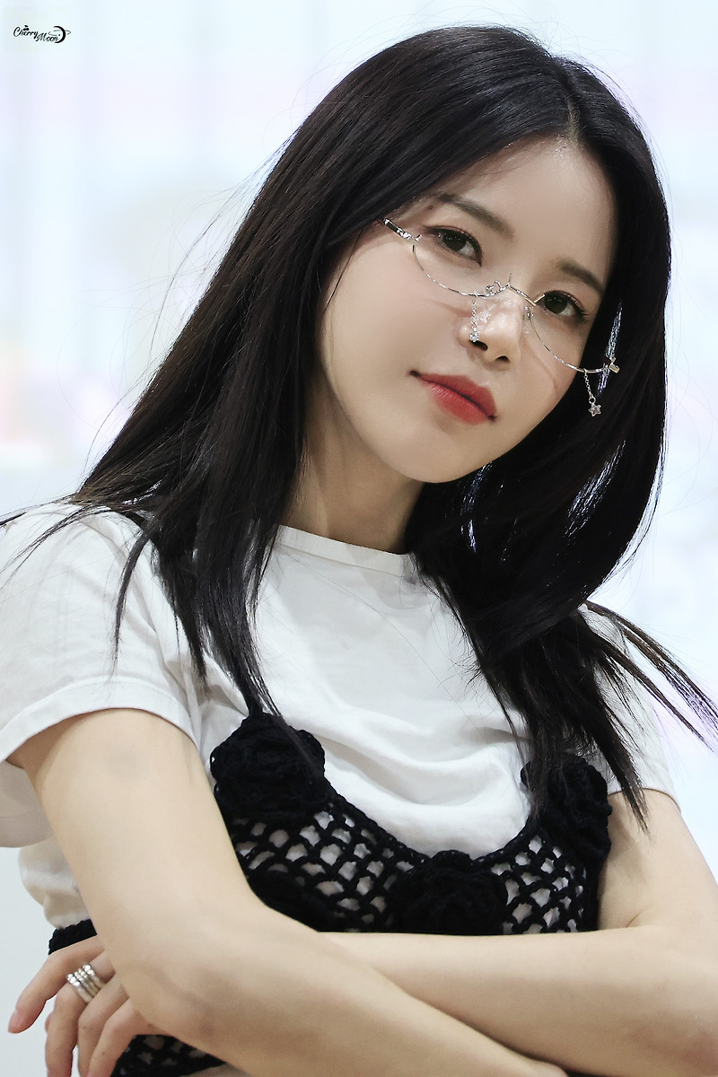 SOLAR CLOSET, 240503 뮤직뱅크 미니 팬미팅 & 뮤직플랜트 대면 팬사인회