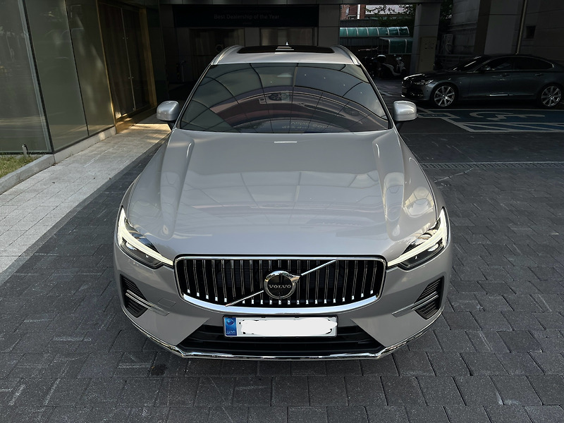 2024 XC60 B6 UltB (Silver Dawn/Amber)