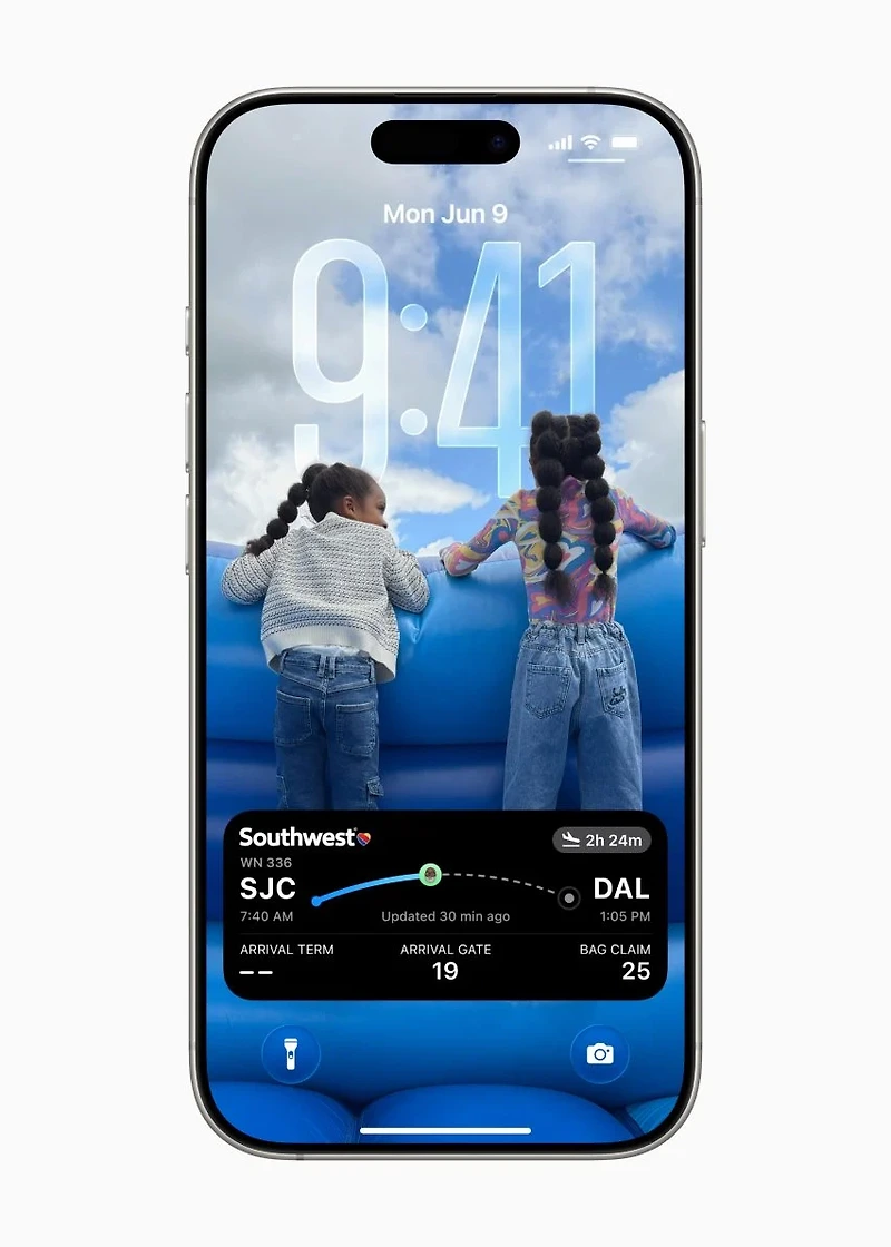 애플, 반투명 Liquid Glass 탑재 iOS 26 소프트웨어 업데이트 공개 Apple unveils iOS 26 ...