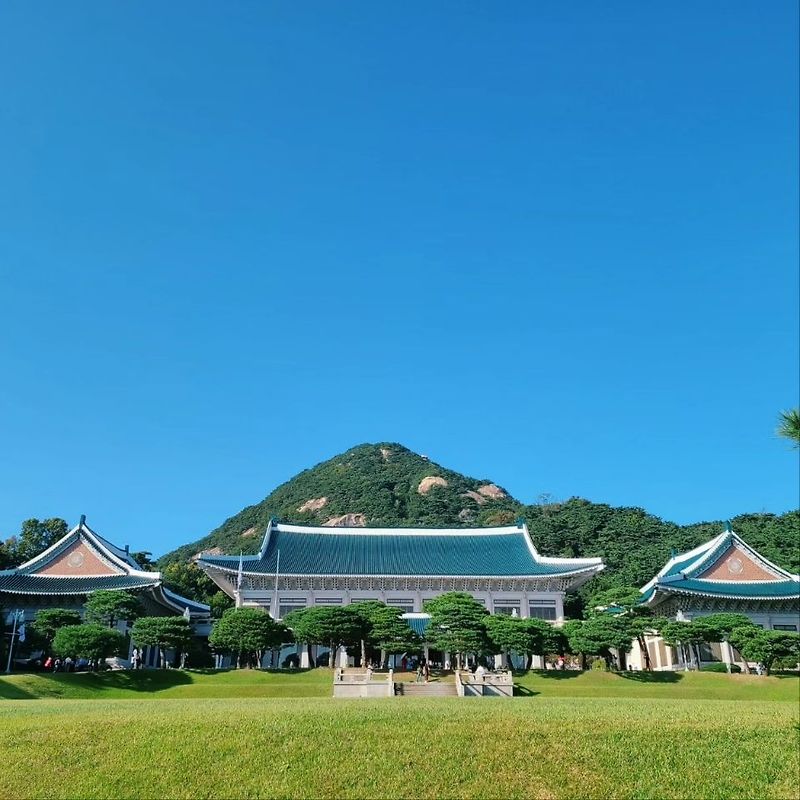 Blue House tour application, A to Z