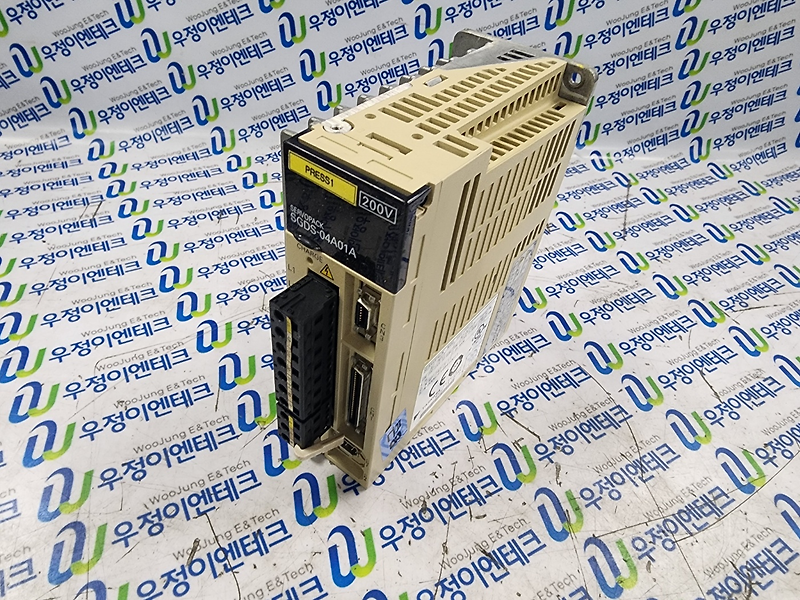 YASKAWA SERVO PACK / SGDS-04A01A