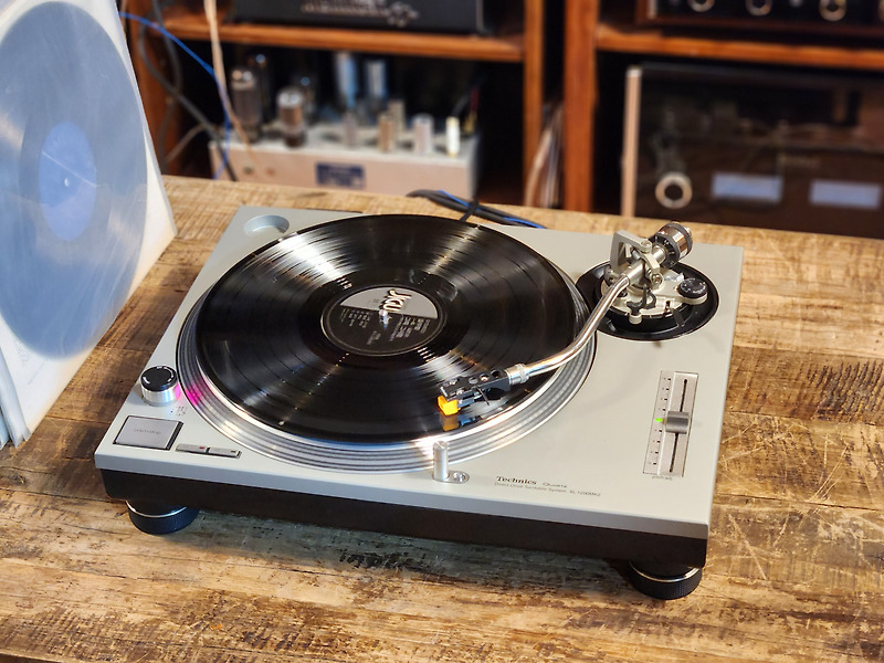 Technics 테크닉스 스테디셀러 SL-1200MK2 턴테이블 입니다 -220V A급 플레터메트 업그레이드 버젼 신품스타일러스 ...