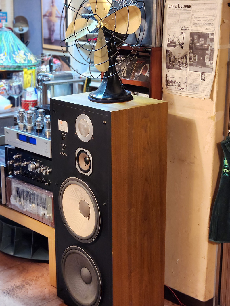 JBL 베스트셀러 L150A 플로어 스텐딩 타입 스피커 입니다 -극상품-(Stock-out)