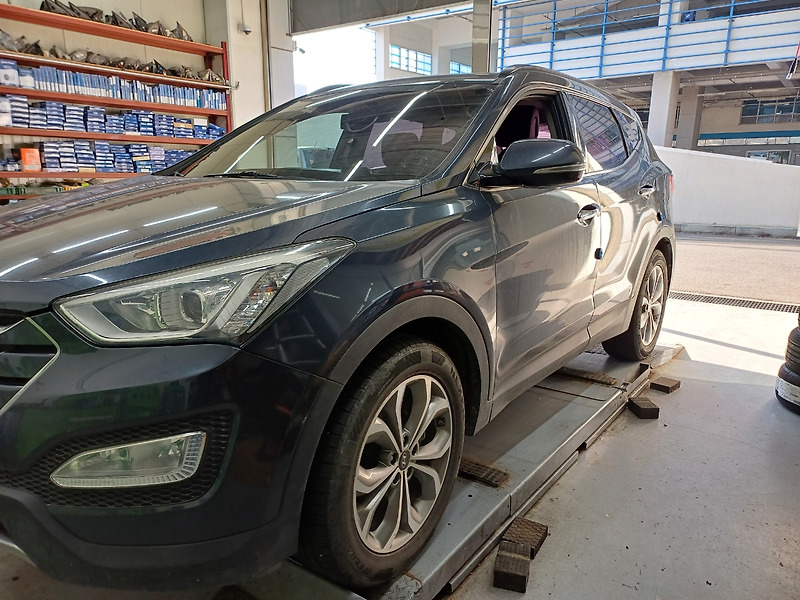 싼타페 자동차 운전석 차 문이 열리지 않음 싼타페dm 차 문이 닫힌 상태에서 안에서 밖에서 안 열림 차 문 잠금장치 도어록 고장 수리자동차 문이 잠겨서 바깥쪽과