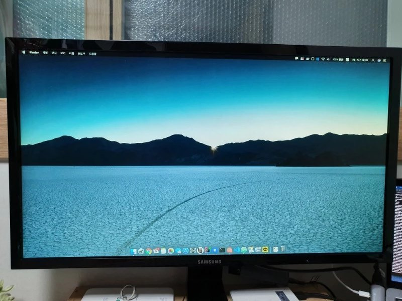 개발용 맥북 외장 모니터4K 삼성 모니터 U28E590 개봉 — wedul