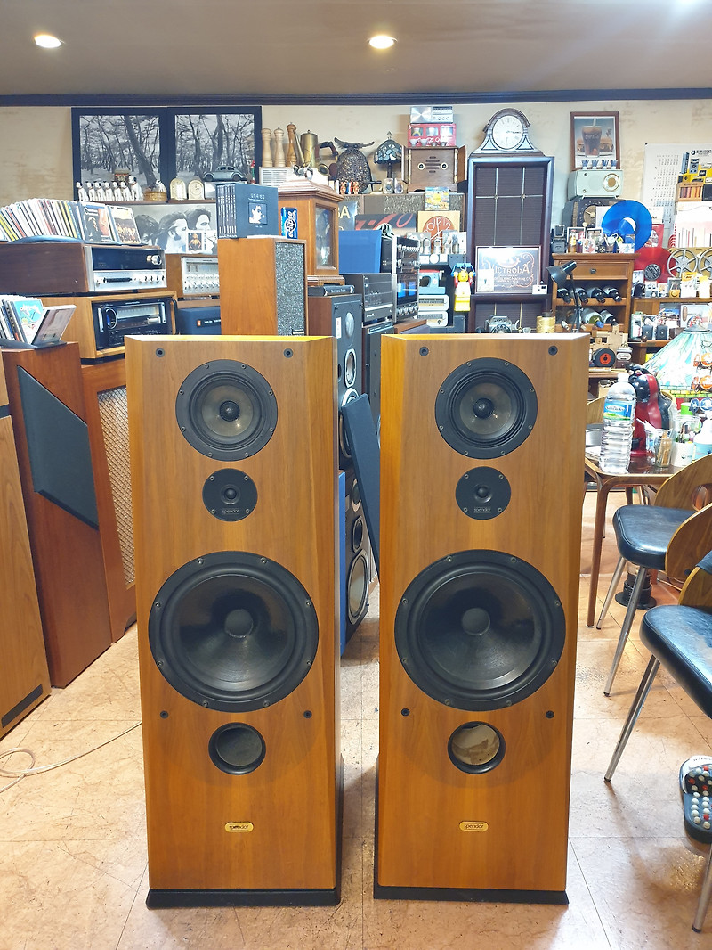 보기드믄 영국 Spendor 사의 SP9/1 플로어 스텐딩형 스피커 입니다 -A급-(ending)