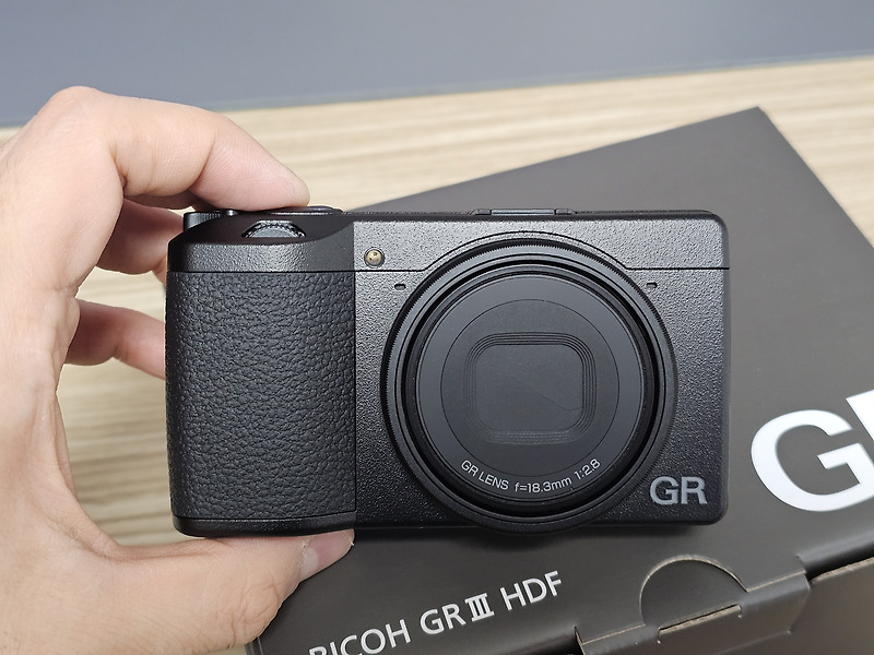 한손에 들어오는 똑딱이 카메라, 리코 gr3 hdf 개봉기