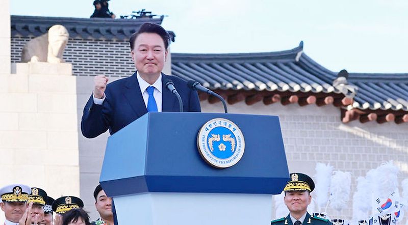 윤석열 대통령 “장병들 무한히 신뢰…국민과 힘껏 응원할 터” :: 스페셜경제